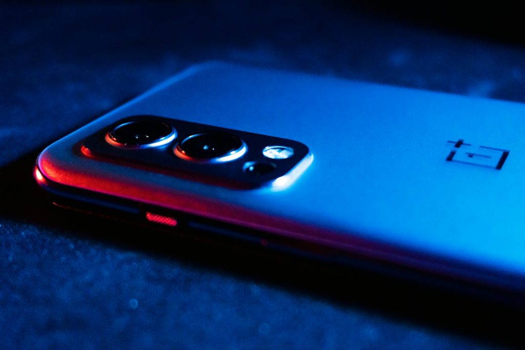 Jak sprawdzić, czy masz wirusa na telefonie? Objawy i skuteczne metody ochrony - MobiData.pl